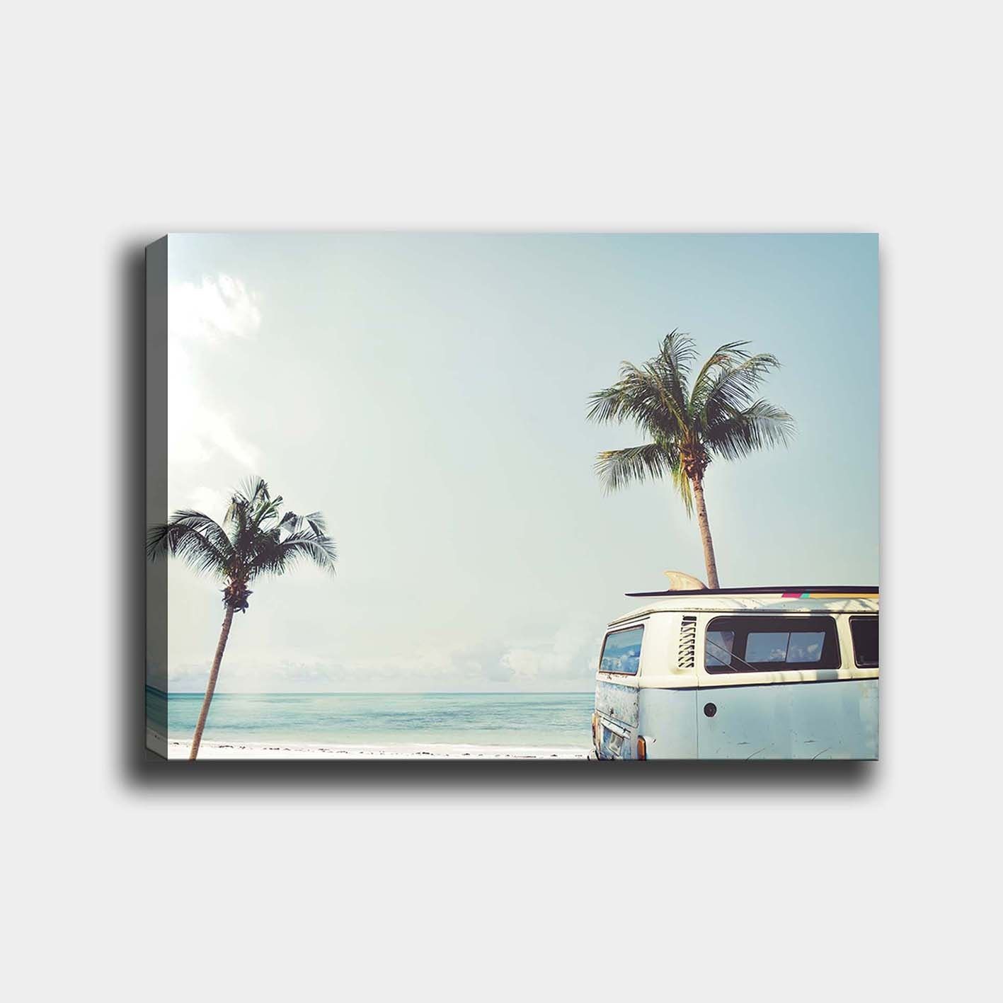 Canvastavla 70x100 cm - Vintage skåpbil vid stranden med palmer och hav ...