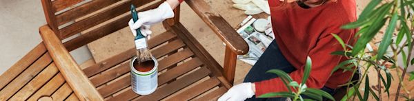 Olja in utemöbler - Tips för olika träslag & material - Chilli.se